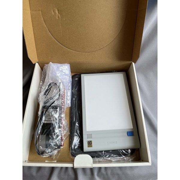 [日本製]HAKUBA 5700 輕薄型 攜帶型 看片燈箱 正片 底片燈箱 +變壓器+防撞包 gooddesign得獎 | 蝦皮購物