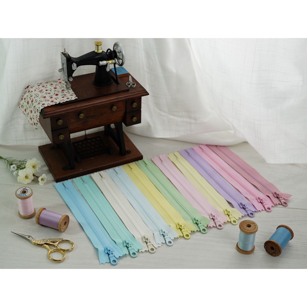 玩玩布｜YKK 4吋塑鋼拉鍊 3V燈泡頭(約10cm) | 蝦皮購物