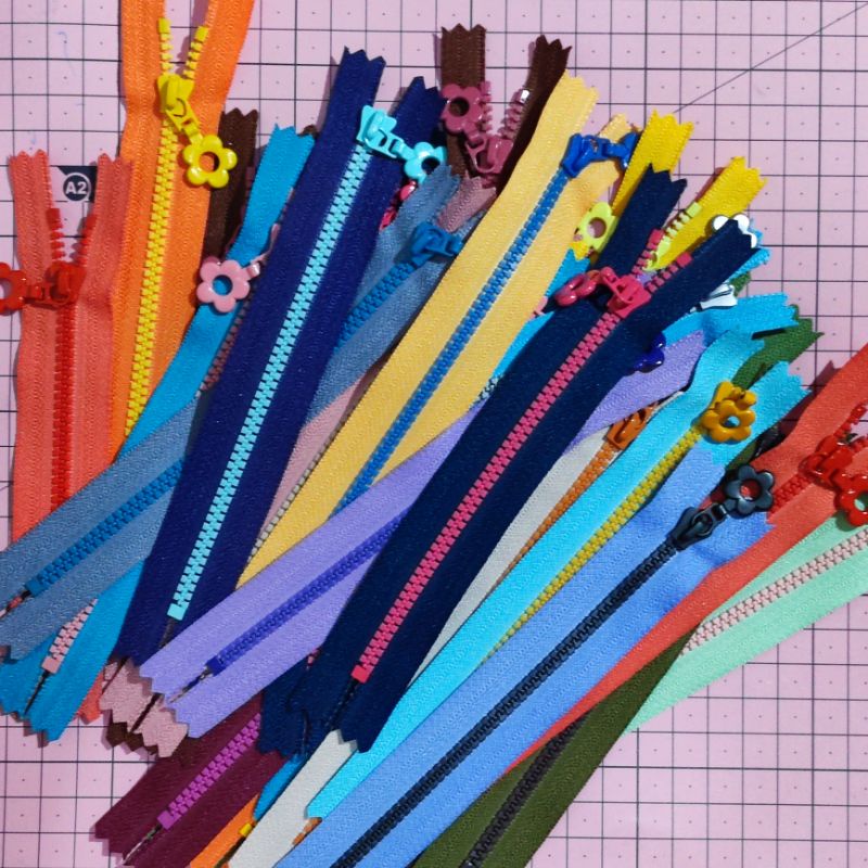 （現貨）YKK 3V 6吋 15公分拉鍊 花花拉鍊頭 雙色 | 蝦皮購物