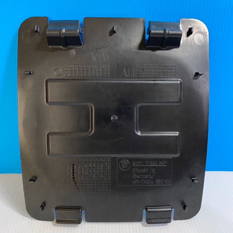 BMW 51717260397 前葉內龜膠板蓋子 F30/F31 | 蝦皮購物