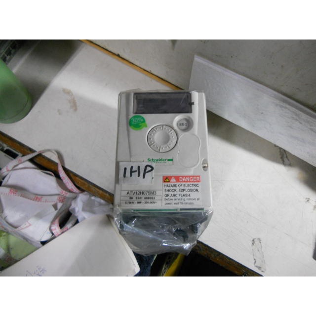 施耐德 SCHNEIDER 變頻器 ATV12H075M3 1HP (D1) | 蝦皮購物