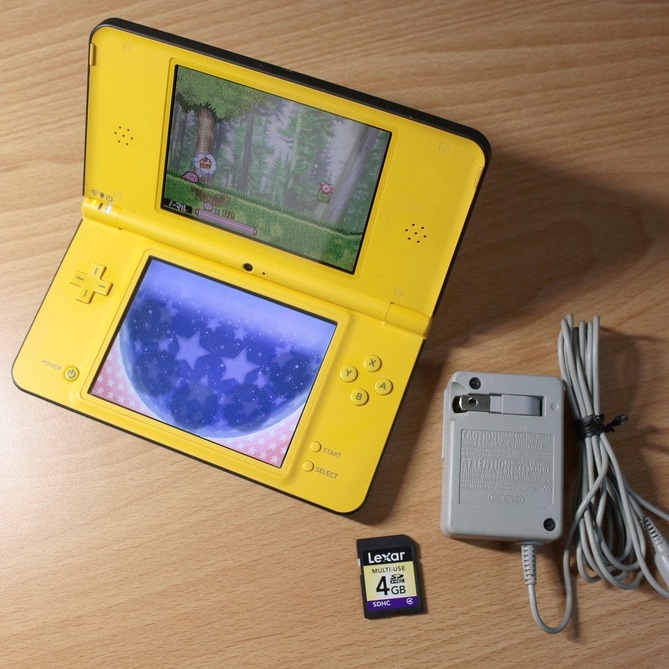 [小狐狸電玩] NDSi LL主機 - 黃色(狀況良好)NDSiLL包含原廠充電器與記憶卡 NDS主機 | 蝦皮購物