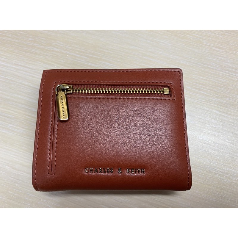 | SHJW | 短夾｜ charles&keith 波浪邊迷你短夾 扇貝短夾 磚紅色 皮夾 | 蝦皮購物