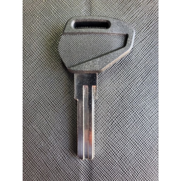 GIVI-SL101/SL102/SL103/SL105/V40/V47/V56/OBKN42/58適用尾箱空白鎖匙 | 蝦皮購物