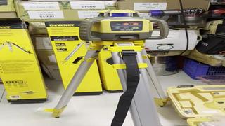 全新外匯機 得偉 DW0737 三腳架 鋁製 重型三腳架 DEWALT DCDW0737 雷射水平儀 5/8 螺牙 | 蝦皮購物