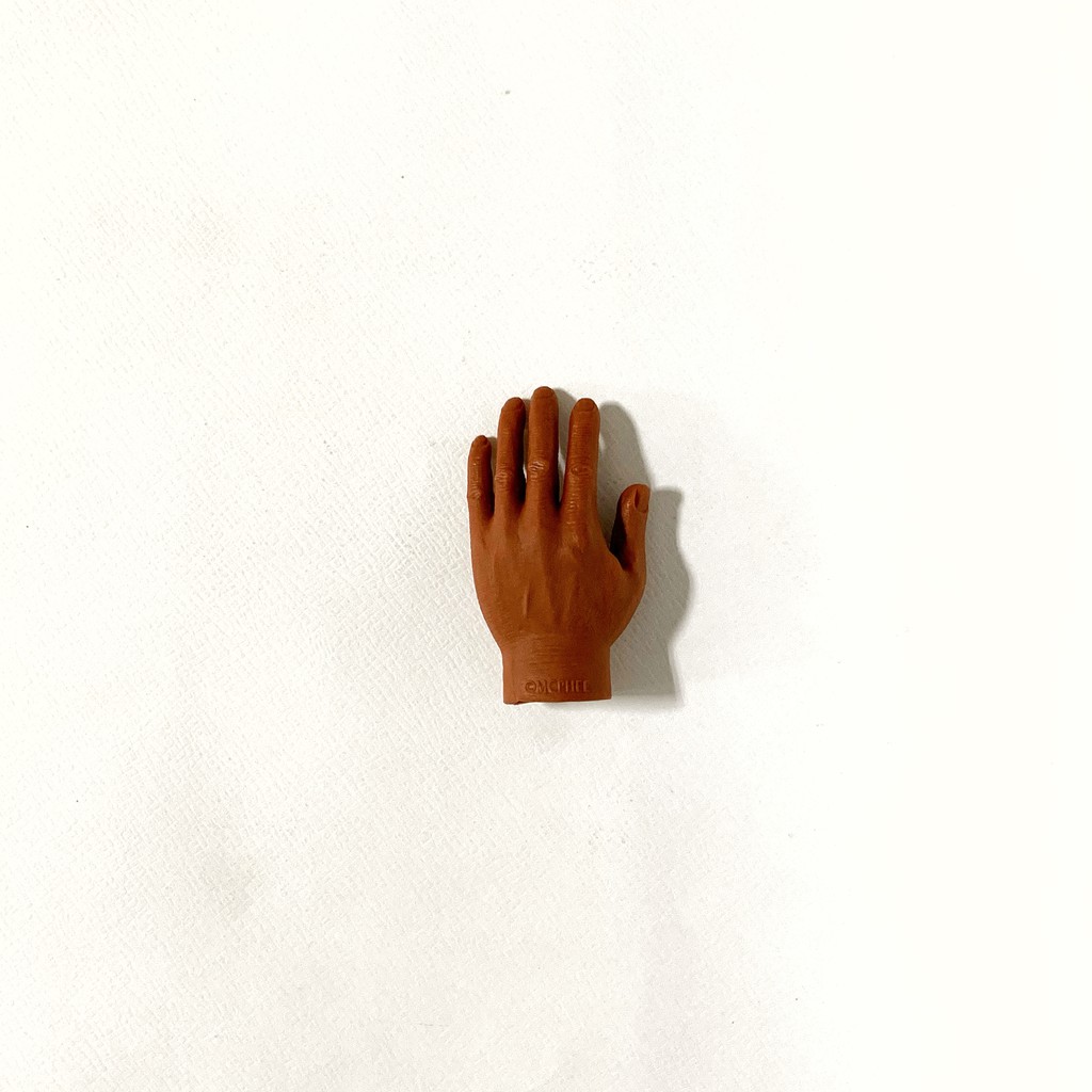 Archie McPhee LEFT FINGER HANDS DARK SKIN TONE 手掌 玩具 | 蝦皮購物