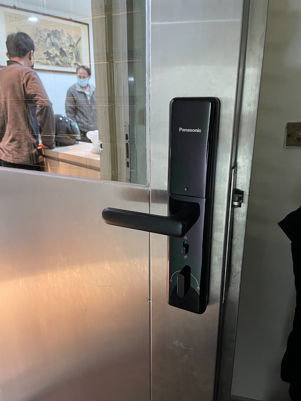 Panasonic國際牌最新指紋卡片鎖G111T可全台到府安裝及教學~限時特價搶購中~ | 蝦皮購物