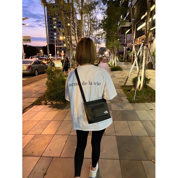 The north face filden 系列小學生包 保冷袋 北臉 斜背包 肩背 單肩包 全新 | 蝦皮購物