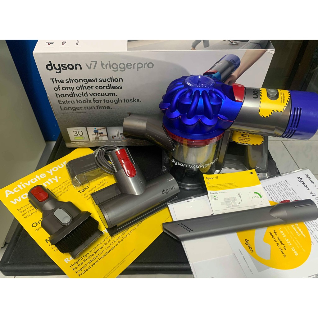 超級降價 [全新！剩預購～剩預購～] 美國公司貨 Dyson v7 trigger pro 手持吸塵器 3吸頭 | 蝦皮購物