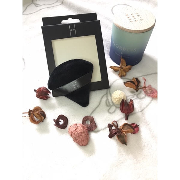 （預購）LH cosmetics（Linda hallberg）- the powder puff 粉撲 | 蝦皮購物