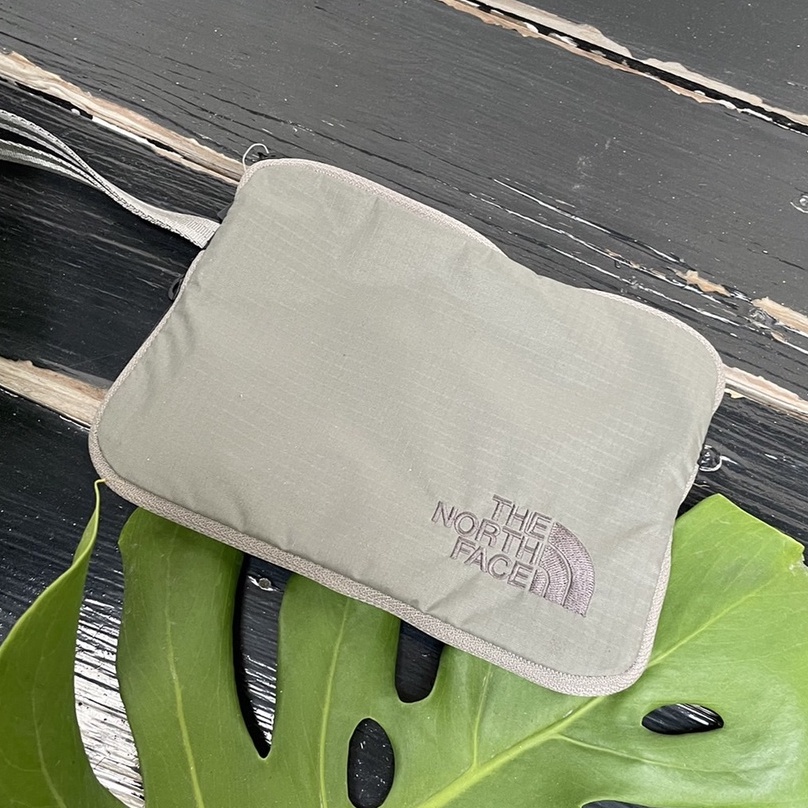 {FLOM} 台南實體店 THE NORTH FACE GLAM EXPAND KIT S 手拿包 化妝包 小包 迷你包 | 蝦皮購物