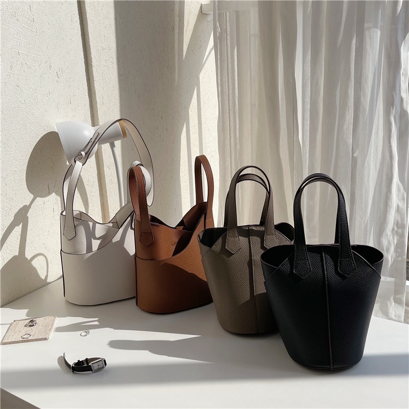 [Venus.J]🔥白 現貨+預購 降價啦🔥素面皮革兩用菜籃水桶包 | 蝦皮購物