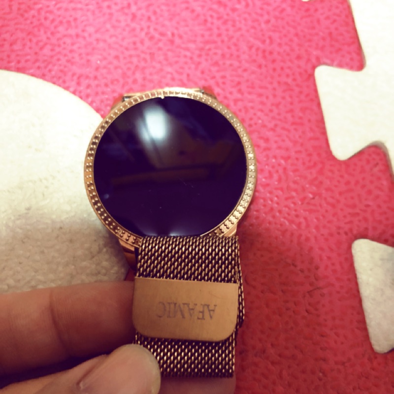 大降價囉～【AFAMIC 艾法】C18智能心率GPS運動手環 運動手錶 磁吸錶帶 - 玫瑰金（二手） | 蝦皮購物