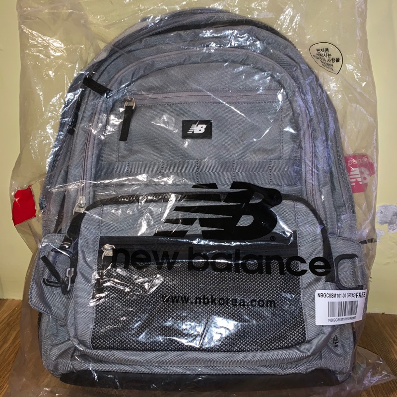 New balance 後背包 灰色 IU代言 聯名款 3D Multi backpack | 蝦皮購物