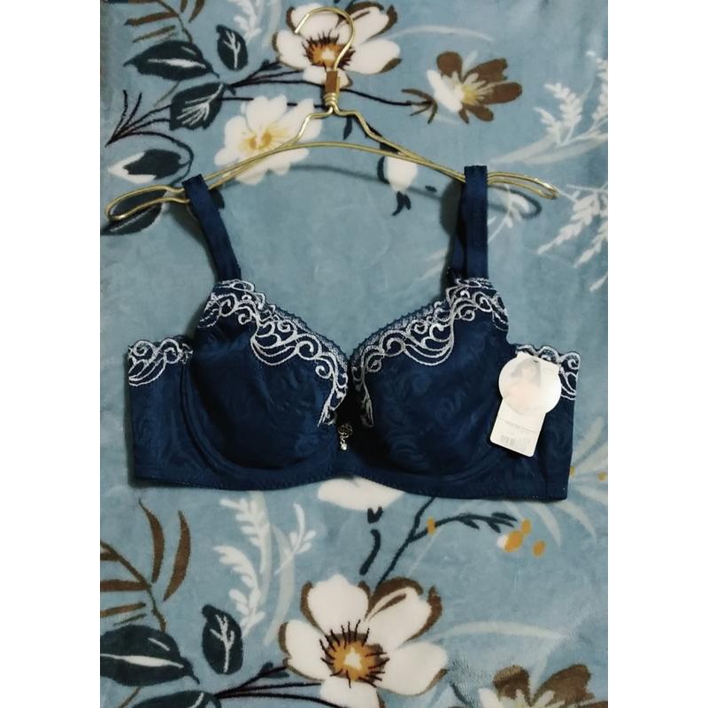 【思薇爾】SWEAR撩波蕾絲75D=34D薄襯單內衣(雋永藍) | 蝦皮購物