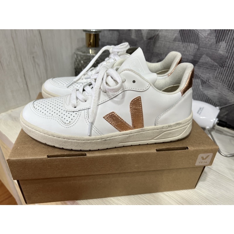 VEJA -V10 leather extra-white _venus US7 | 蝦皮購物