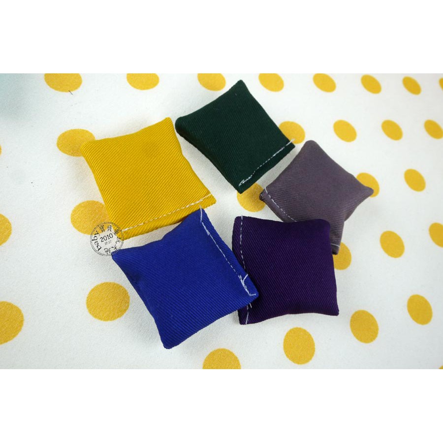 【寶貝童玩天地】【HO64-5】童玩沙包 台灣製 1組(5個小沙包) 5色款 - 方形 素色 | 蝦皮購物