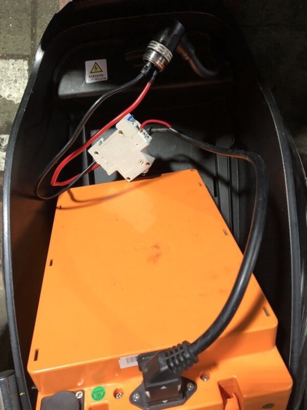 （免運費）中華e-moving EM50電池 改裝可用線組及usb電壓表 | 蝦皮購物