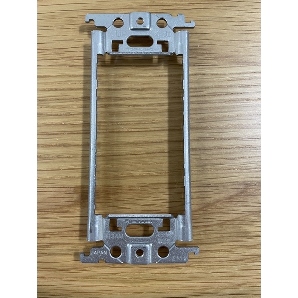Panasonic 國際 松下 cosmo系列金屬安裝框WT3700 (GLATIMA /Risna 系列開關可用) | 蝦皮購物