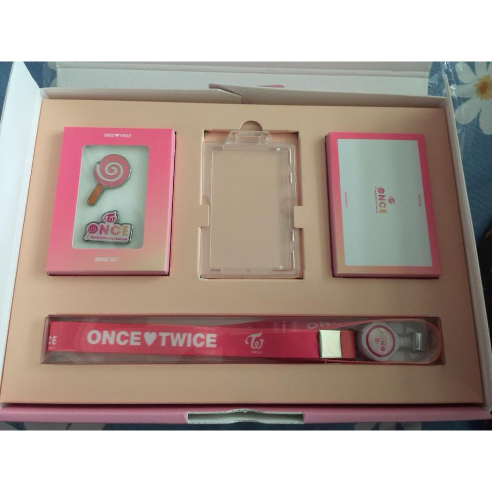 現貨 TWICE 一期會員禮 官方會員 | 蝦皮購物