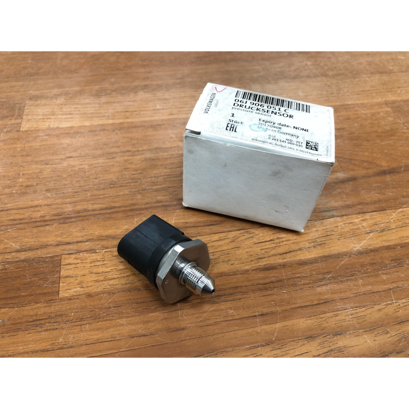 『波卡卡』德國原廠 GTI 5 高壓油軌感知器 06J906051C A3 A4 Passat Touareg | 蝦皮購物