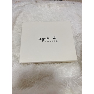 Agnes b. 白色盒子 長寬高12x14x5 cm 小b | 蝦皮購物