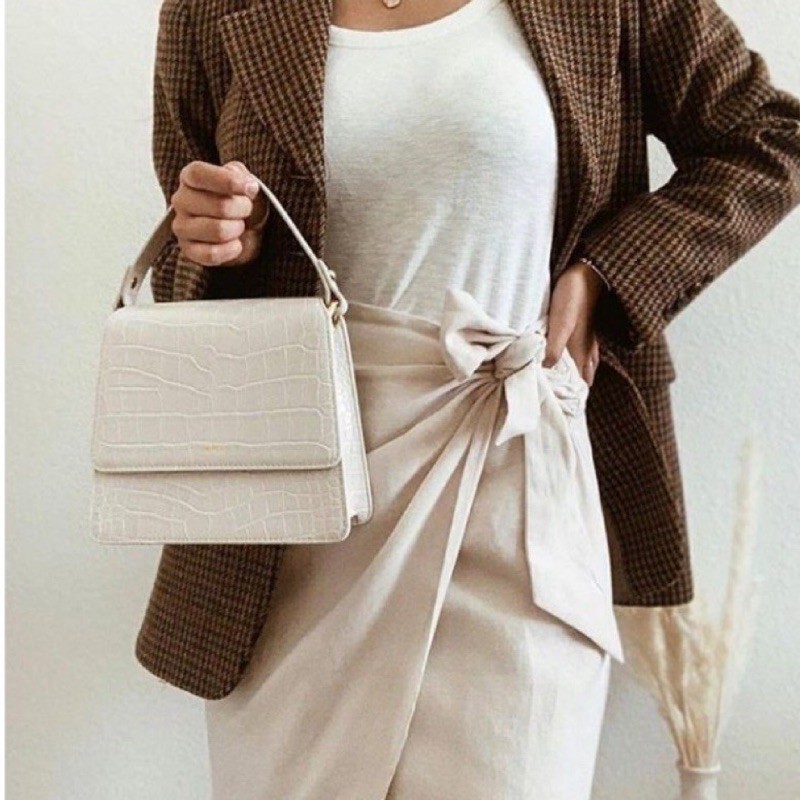 Friday by JW PEI The Fae Top Handle Bag | 蝦皮購物