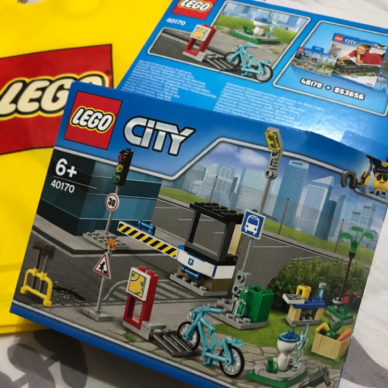 【全新現貨】LEGO 樂高 40170 城市擴充組 city 腳踏車 小道具 掃把 鏟子 紅綠燈 | 蝦皮購物