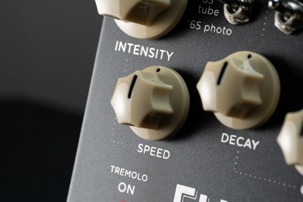 立恩樂器 效果器專賣 》二代公司貨 Strymon FLINT V2 Tremolo & Reverb 顫音殘響效果器 | 蝦皮購物