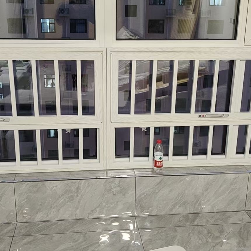 【限時特惠】多功能陽臺晾衣架護欄 可開啟鋁閤金兒童防墜落護欄晾曬衣服置物 FJVX | 蝦皮購物