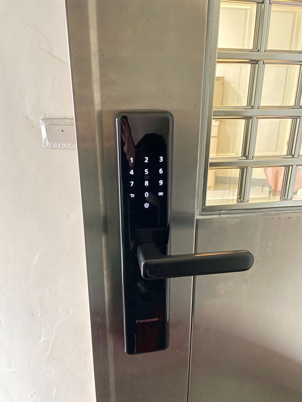 Panasonic國際牌最新指紋卡片鎖G111T可全台到府安裝及教學~限時特價搶購中~ | 蝦皮購物