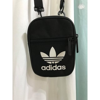 Adidas Trefoil 餅乾包 Bag 黑色 小腰包 愛迪達 側背包 小包 方形包 DV2405 | 蝦皮購物
