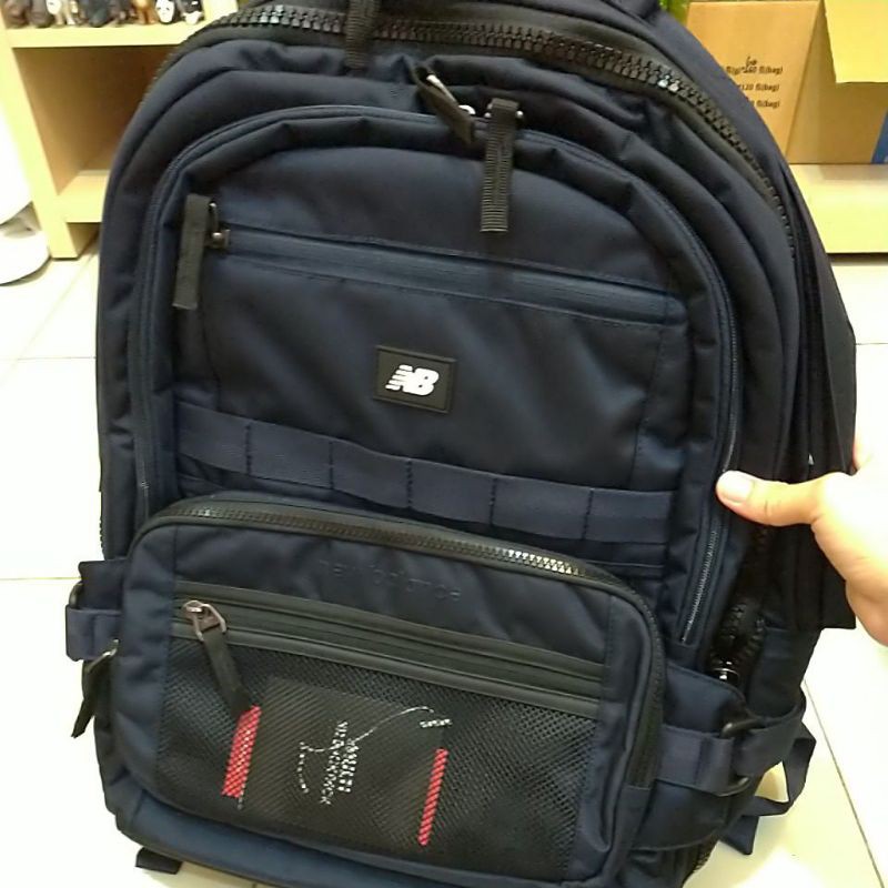New Balance x IU 同款 聯名 後背包 3D Multi Backpack | 蝦皮購物