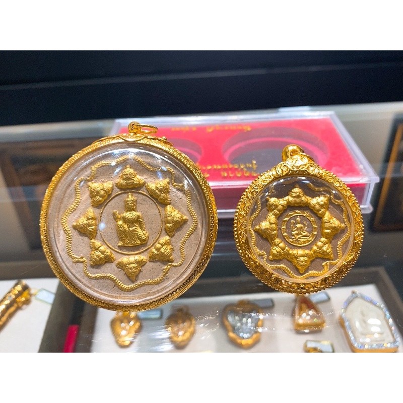 -瓦瑪哈踏寺、瓦帕踏薩威 龍婆龍耐 2549-2550 第二期 “小模、大模” 日月盤龍澤度金【夢幻佛牌】（Z32） | 蝦皮購物