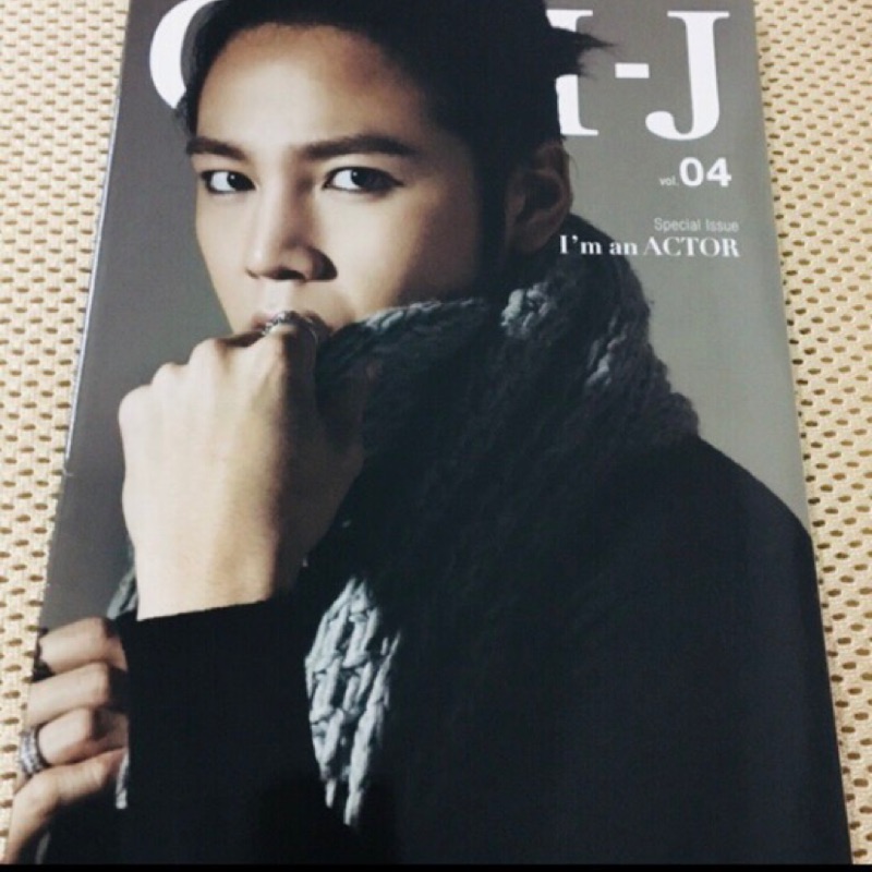 韓國藝人張根碩Cri-J雜誌專訪第一季 | 蝦皮購物