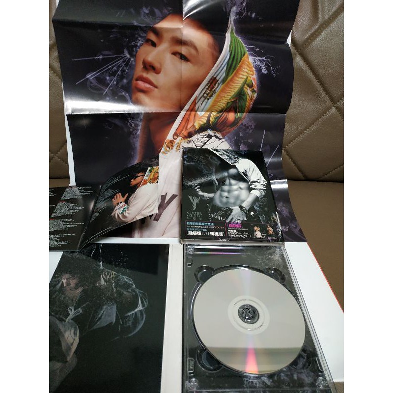 吳建豪 V.DUBB(窺視版) CD 全新 內附Van Ness海報 如實圖拍攝 2 手 | 蝦皮購物