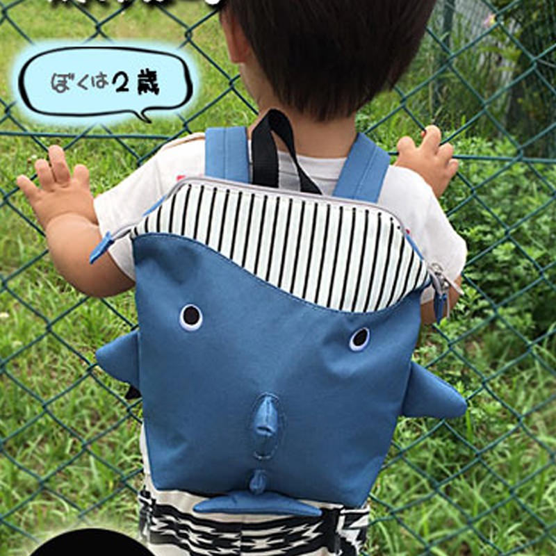 【台灣現貨】日本 papupi 嬰幼兒/兒童 鯨魚 鯊魚 鯨鯊 大開口 海洋動物背包_湛藍 (BP03) | 蝦皮購物
