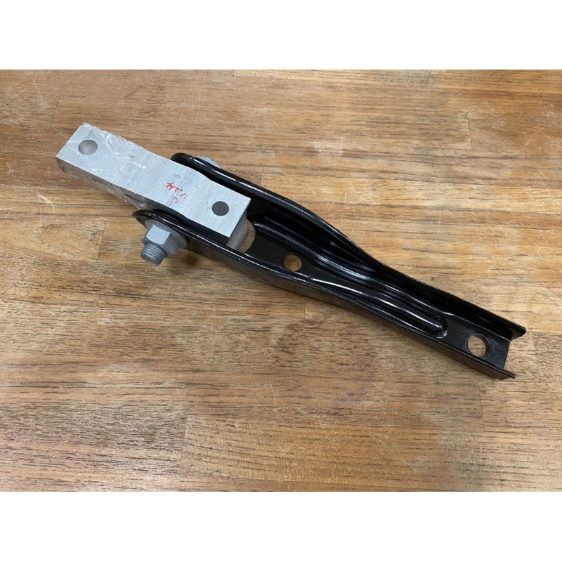 『波卡卡』原廠 GTI7 引擎腳 中下 5Q0199855AD A3 S3 Golf R Tiguan TT | 蝦皮購物