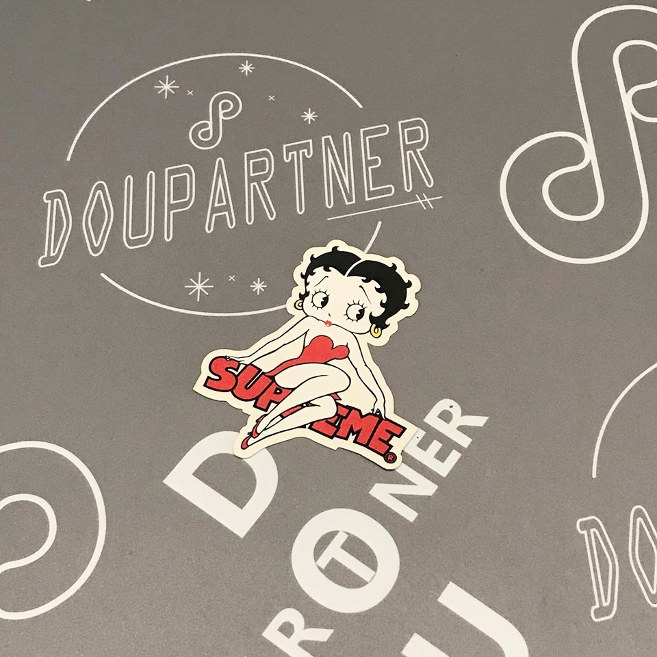 【Dou Partner】SUPREME BETTY STICKER 防水貼紙 貝蒂 | 蝦皮購物