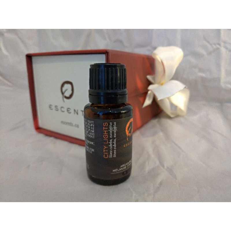 [現貨]伊聖詩Escents 城市微光 City Light 複方精油 15ml | 蝦皮購物