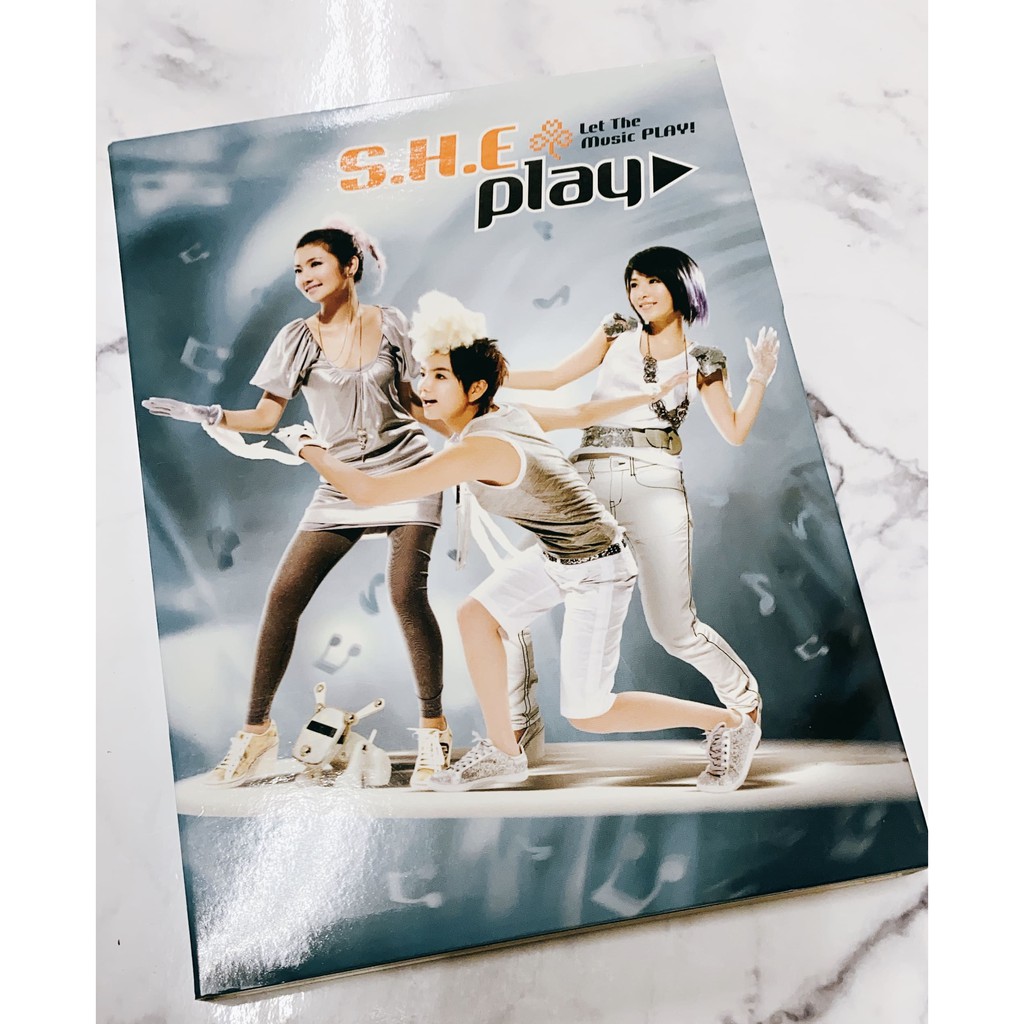 【二手/現貨】S.H.E play(豪華版) | 蝦皮購物