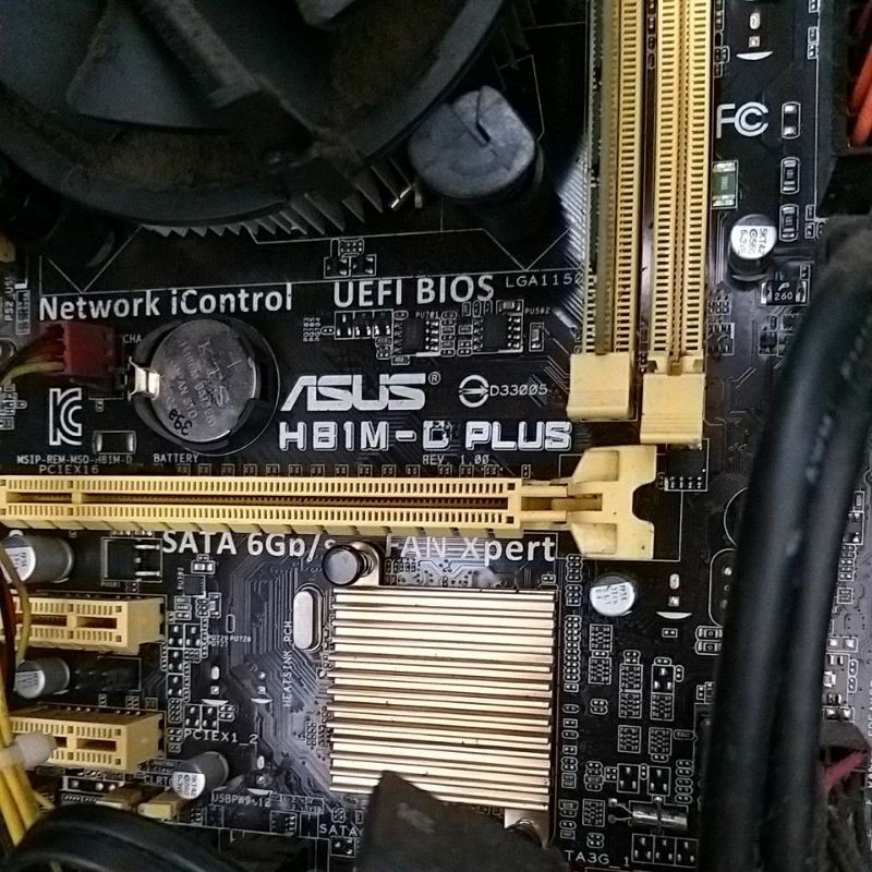 ASUS H81M-D PLUS(LGA1150腳座) 主機板 送intel原廠風扇 已經測試功能正常,附擋板 | 蝦皮購物