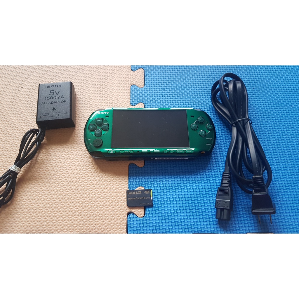 【回憶瘋】售 PSP日本限定機 墨綠色 (已改機.內建遊戲) 贈送32G套卡 8成5新 玩戰神不當機 | 蝦皮購物