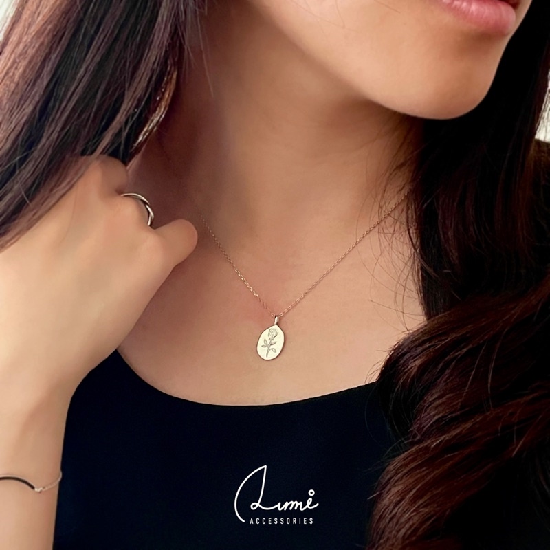 [ALUMI] 玫瑰印記｜S925純銀 玫瑰花 復古 圓牌 項鍊 短項鍊 飾品 純銀項鍊 | 蝦皮購物