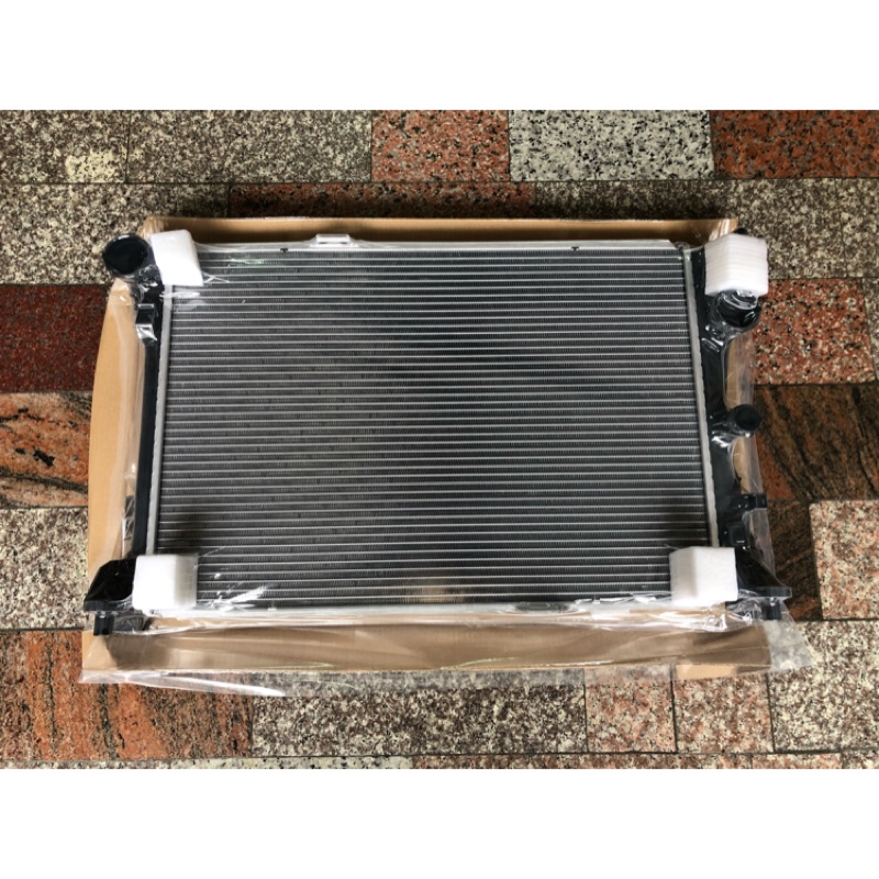 台灣製 賓士 W204 X204 W212 S212 W218 C207 R172 水箱 | 蝦皮購物