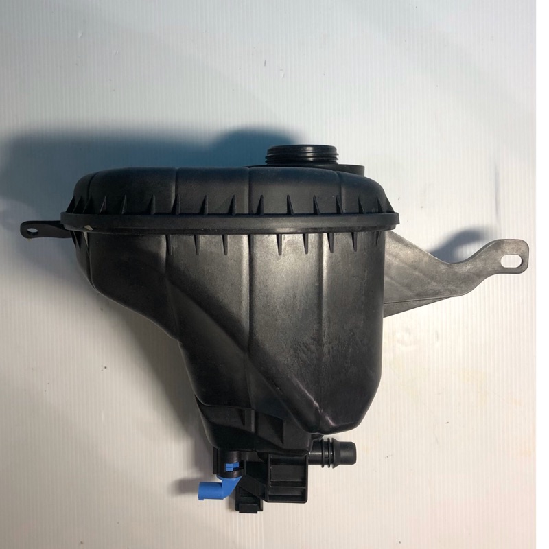 BMW 17137601950 副水筒 副水桶 副水箱N52/N53/F10/F01/F02 | 蝦皮購物