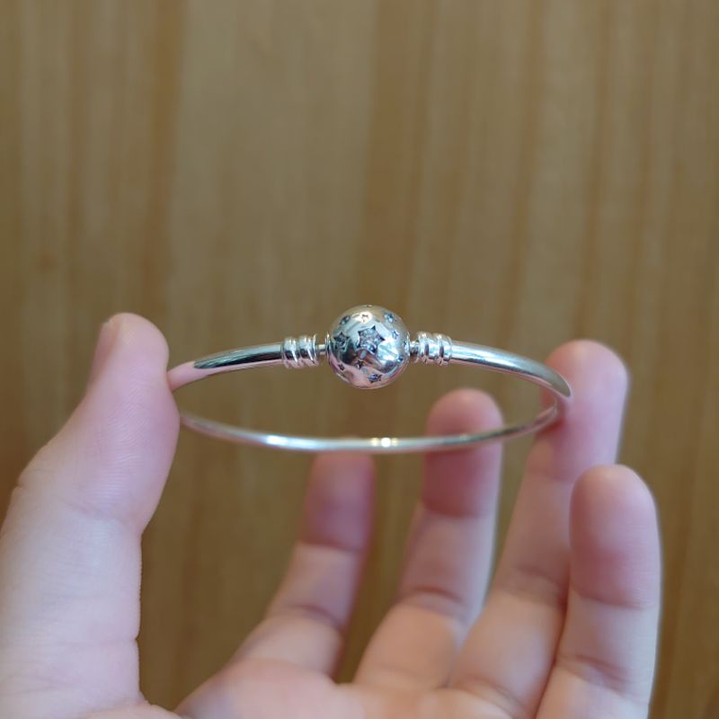 (全新)Pandora Moments 銀河繁星925銀手環 No. 590009C01 pandora 潘朵拉 硬環 | 蝦皮購物