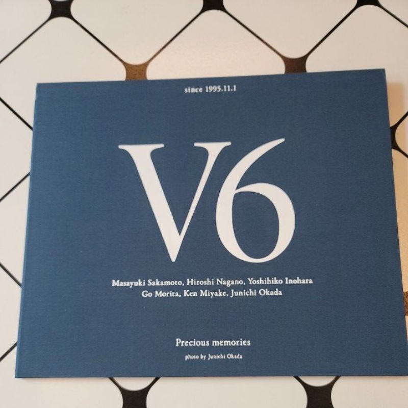 非賣品！V6三宅健 FC最後限定會報+特典 岡田准一FC非賣品 V6 FC限定家族寫真照（全新未拆封） | 蝦皮購物