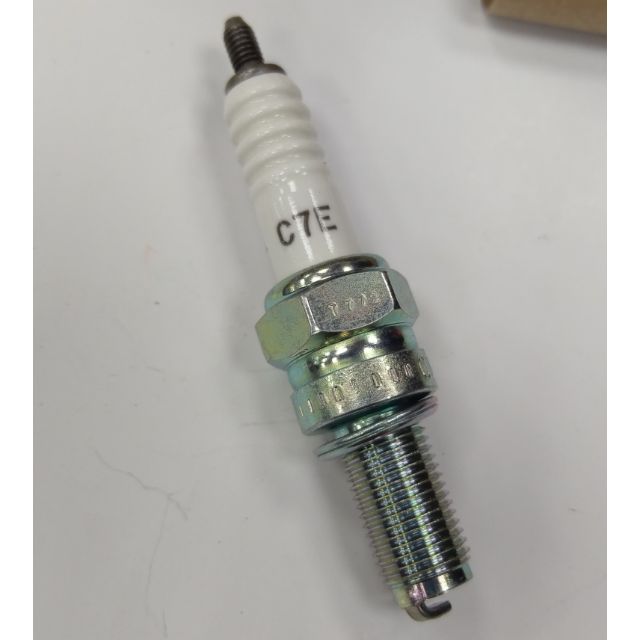 正MOTO NGK部品 C7E火星塞 長牙火星塞 適用化油車 沒有電阻 出清直購價一顆 | 蝦皮購物