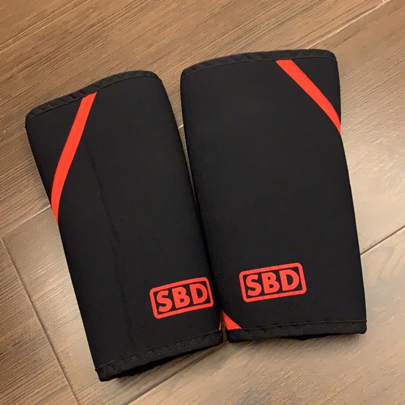 出清價 英國SBD m號 護膝 IPF官方認證 重量訓練 健力 健美 超級訓練 | 蝦皮購物